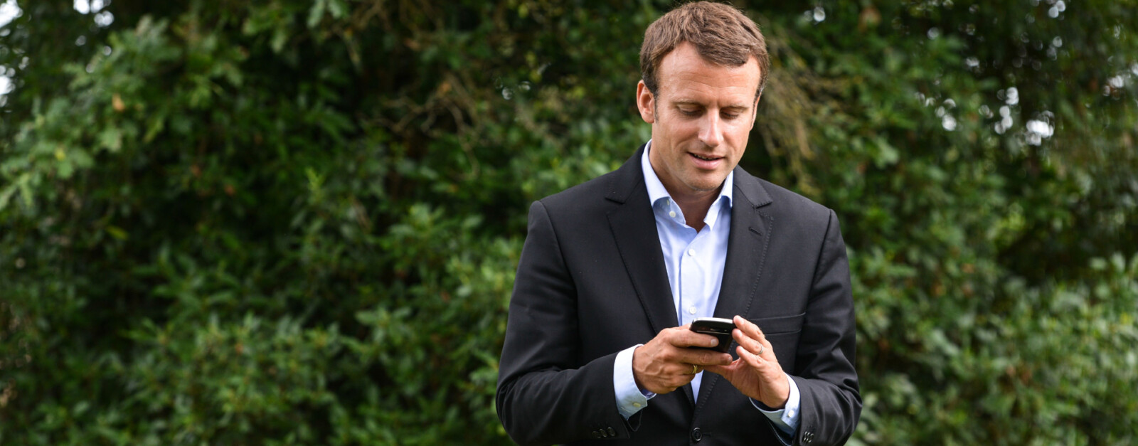 Présidentielle : Emmanuel Macron propose une prime pour rendre ses ...